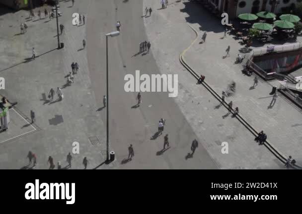 TIME LAPSE: Crowd of People walking over Plaza in German city Frankfurt ...
