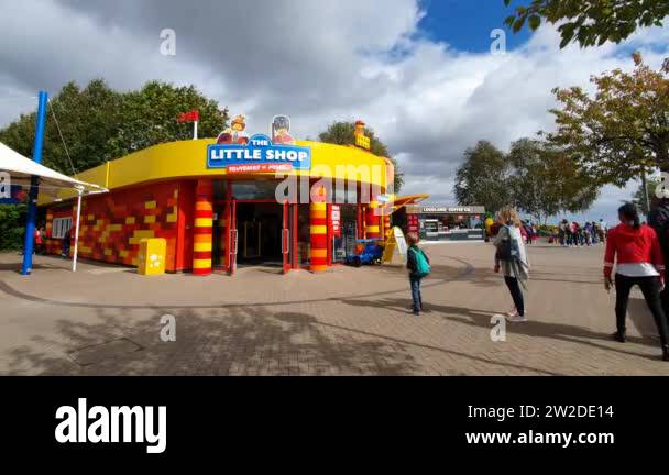 WINDSOR, UNITED KINGDOM - JANUARY 12 2020 - Tourists and kids in ...