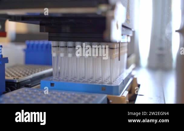 Automation in the clinical laboratory. Pipetting robot laboratory ...