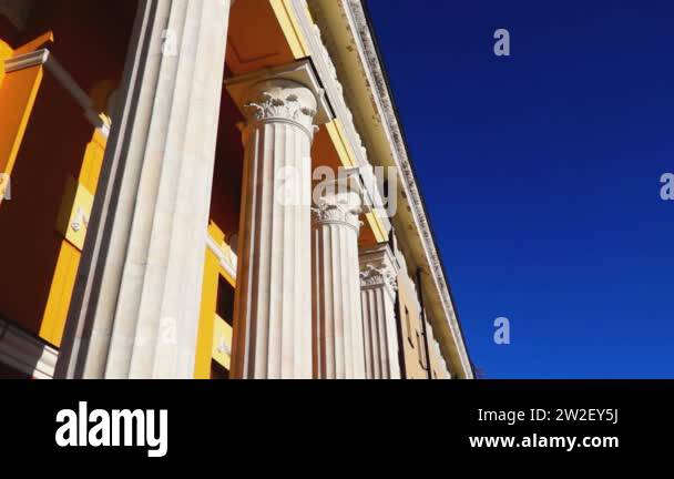 Cornice columns Stock Videos & Footage - HD and 4K Video Clips - Alamy