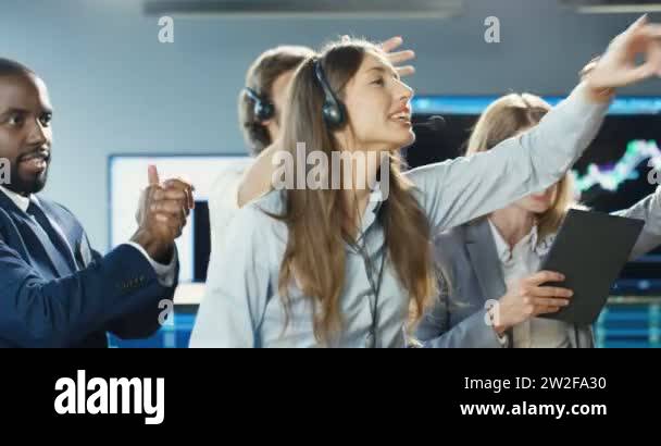 Stock market trading floor shouting Stock Videos & Footage - HD and 4K ...