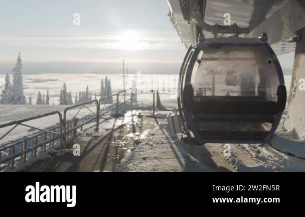 Cable Cars Moving Out Of Station Stock Video Footage - Alamy