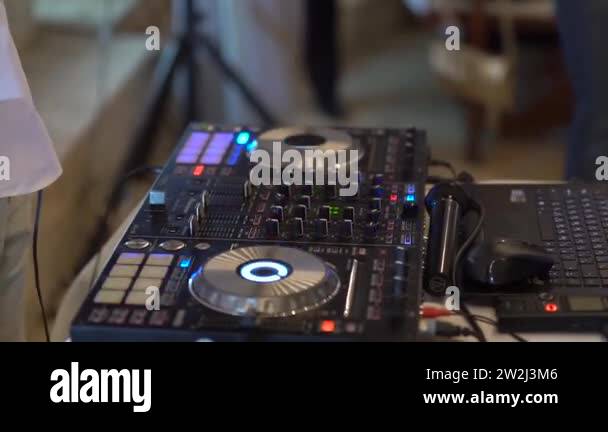 Dj mixing desk Stock Videos & Footage - HD and 4K Video Clips - Alamy