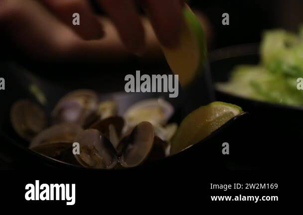 making delicious food BBQ chinese calms in Taiwan in one buffet ...