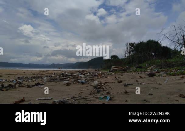 Rubbish in the beach make looks dirty and messy. the pollution because ...