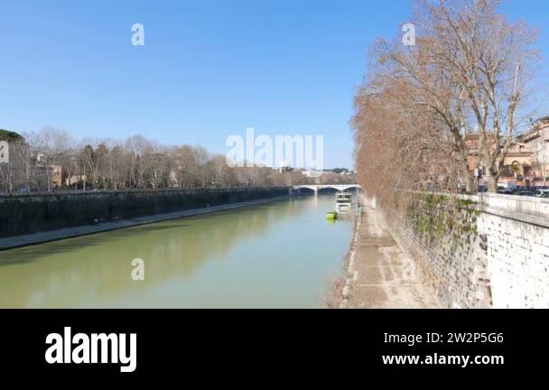 Ponte sisto rome Stock Videos & Footage - HD and 4K Video Clips - Alamy
