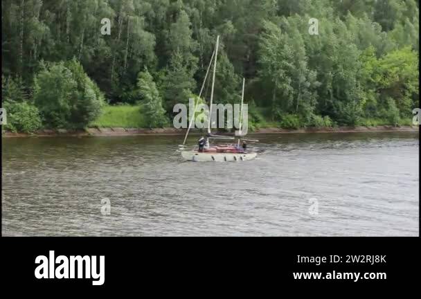 Mast sailing yacht without Stock Videos & Footage - HD and 4K Video ...