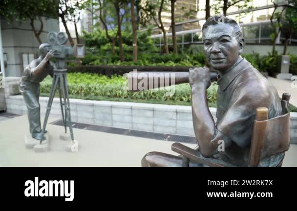 Statues films to movie at the Garden of Stars During the construction ...