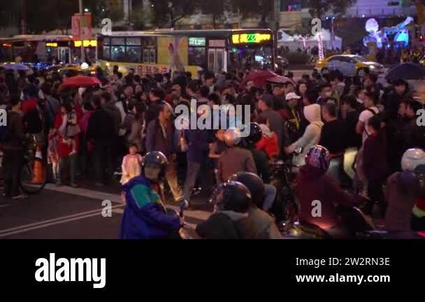Taipei, Taiwan-05 February, 2017: 4K Sidewalk view of walking crowd ...