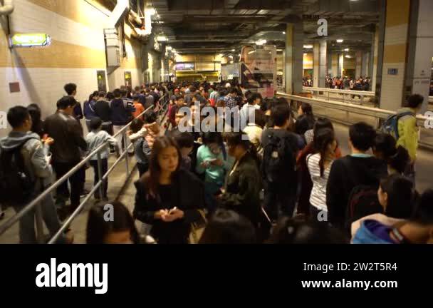 People at a bus stop queue Stock Videos & Footage - HD and 4K Video ...