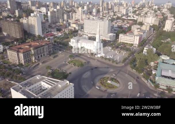 Independence Square with Samora Machel statue, City Hall and Cathedral ...
