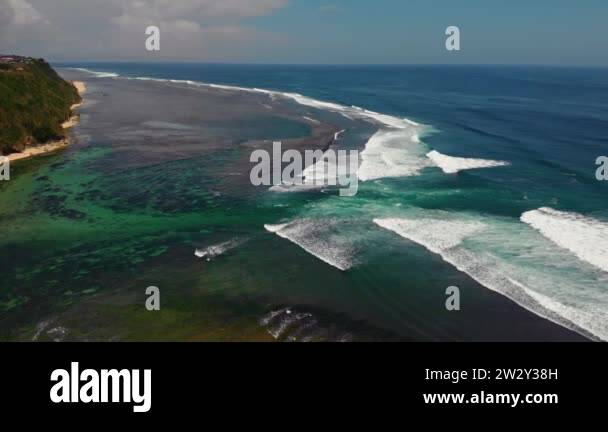 Flight overlooking the wonderful power of the Indian Ocean and the ...