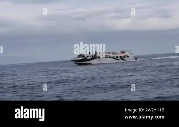 Speedboat on the way from Bali sanur beach to Nusa Penida in Bali ...