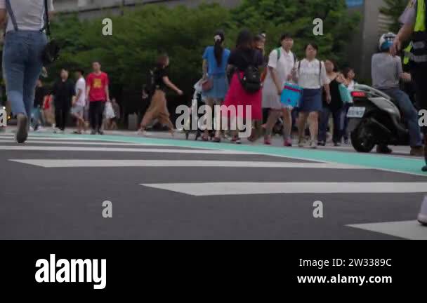 Taipei, Taiwan-13 August, 2017: 4K Crowd of pedestrian are crossing in ...