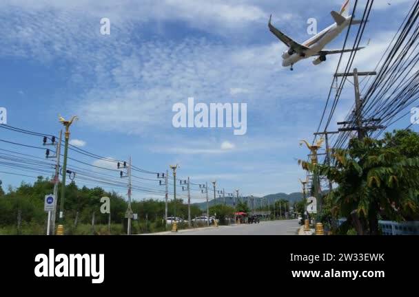 Aircraft landing over road Stock Videos & Footage - HD and 4K Video ...