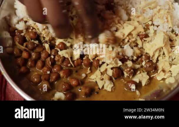 Rice Puttu and spicy Kadala curry, Pittu popular Kerala breakfast food ...