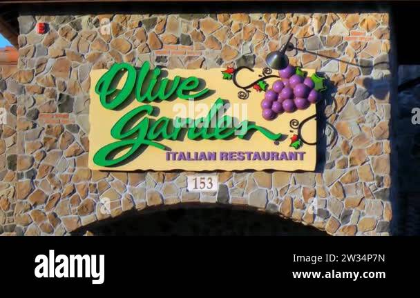 Olive garden sign Stock Videos & Footage - HD and 4K Video Clips - Alamy