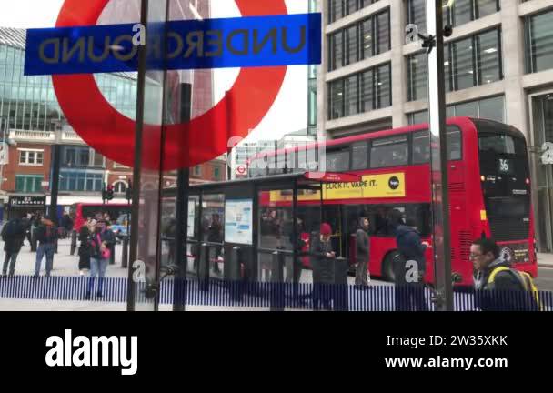 LONDON/UNITED KINGDOM - JANUARY 30TH 2020: Clip through glass window ...