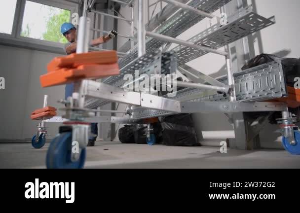 Counter weights Stock Videos & Footage - HD and 4K Video Clips - Alamy