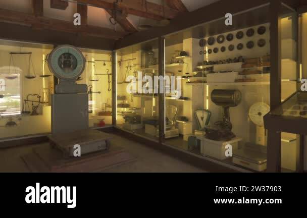 Museum scales Stock Videos & Footage - HD and 4K Video Clips - Alamy