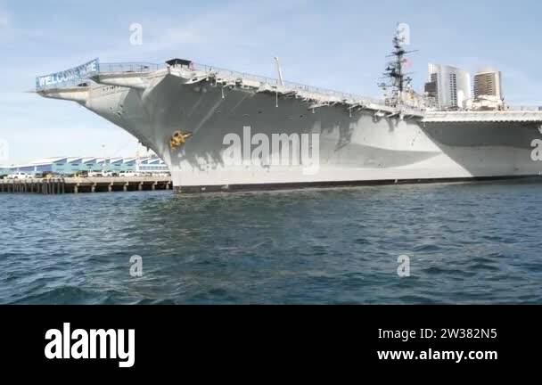 SAN DIEGO, CALIFORNIA USA - 30 JAN 2020: USS Midway military aircraft ...