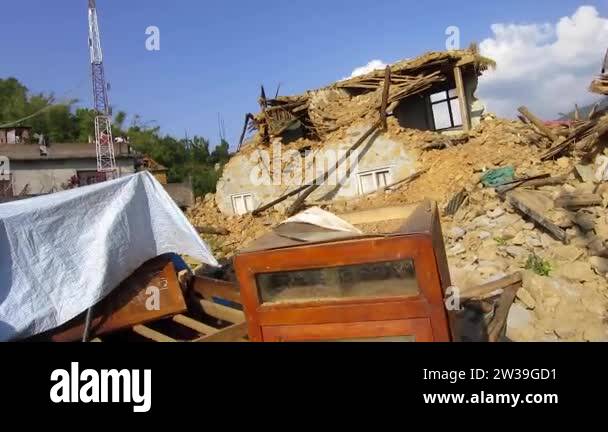 Earthquake buildings Stock Videos & Footage - HD and 4K Video Clips - Alamy