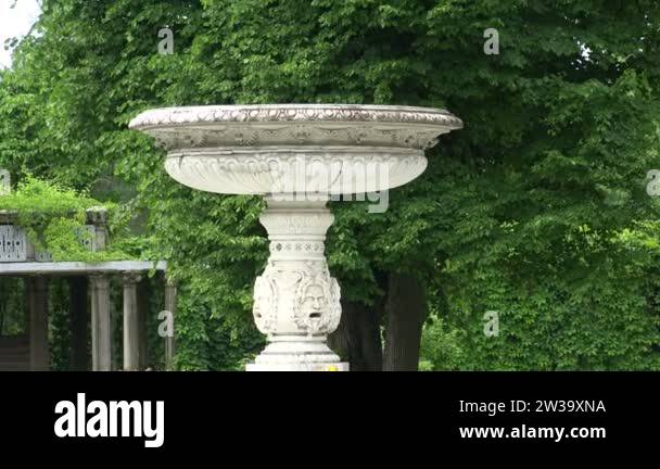 Obelisk architecture Stock Videos & Footage - HD and 4K Video Clips - Alamy