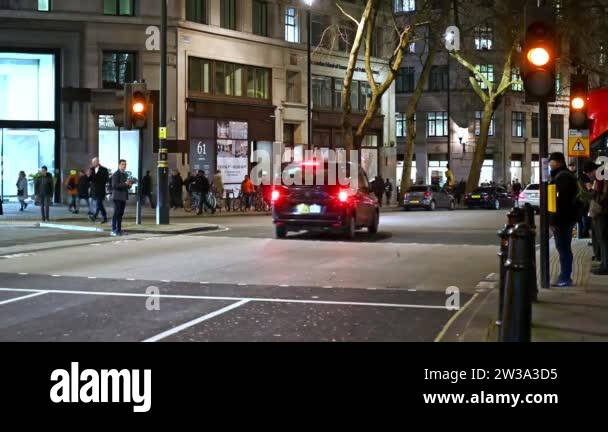 Crossing traffic light Stock Videos & Footage - HD and 4K Video Clips ...