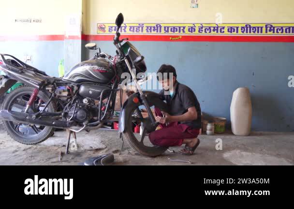 Indian two wheeler Stock Videos & Footage - HD and 4K Video Clips - Alamy