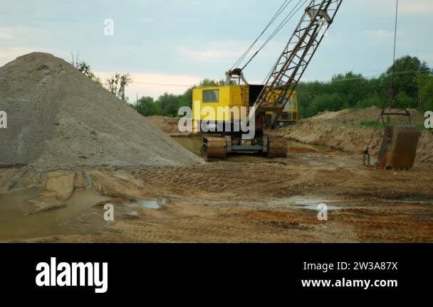 Mining gravel sand pit excavator digger dredger extraction machine ...