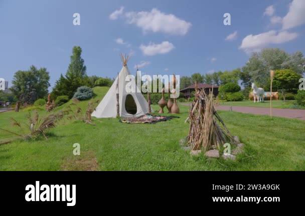 Native american grass housing Stock Videos & Footage - HD and 4K Video ...