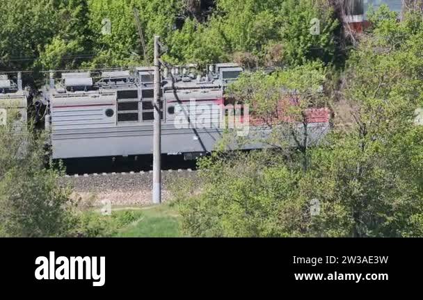 Train platform arrival Stock Videos & Footage - HD and 4K Video Clips ...