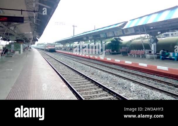 Satabdi Express -12278 ( Puri to Howrah Junction ). High speed Indian ...