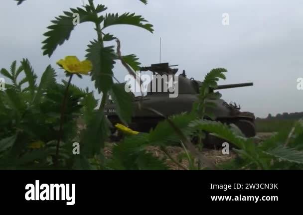 Ww2 Sherman Tank Stock Videos And Footage Hd And 4k Video Clips Alamy