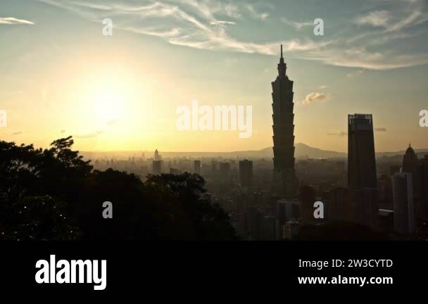 4K Elevated view of landscape building Taipei 101 with sunset from ...