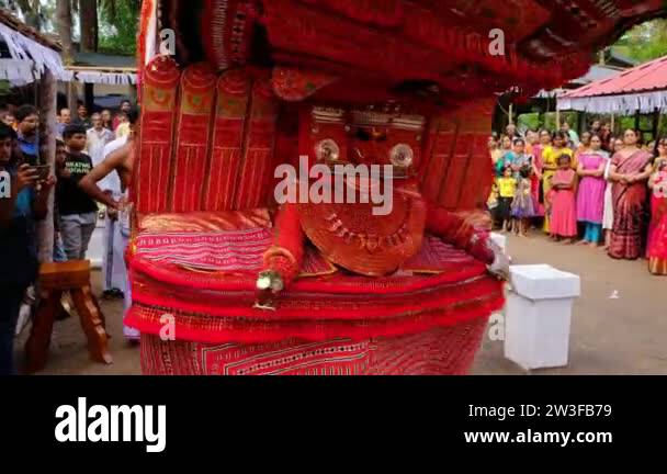 Theyyam perform during temple festival in Payyanur, Kerala, India Stock ...