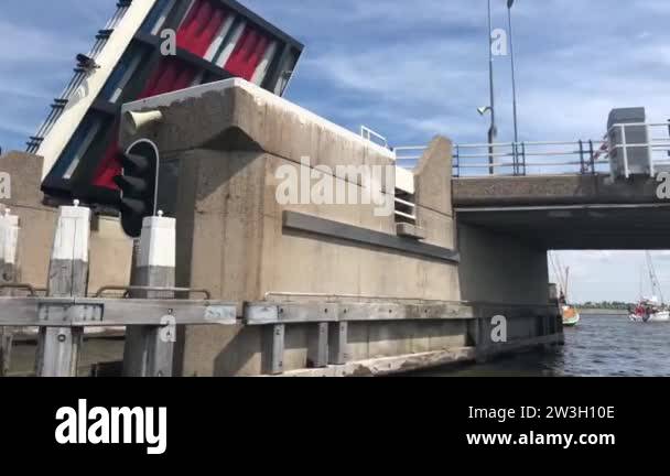 Open canal Stock Videos & Footage - HD and 4K Video Clips - Alamy