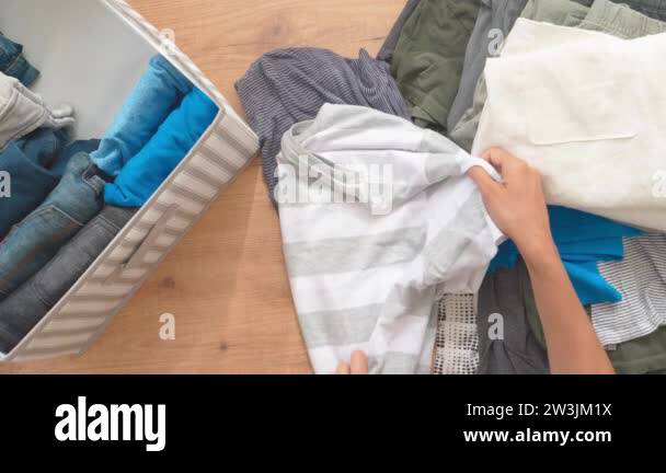 Vertical storage of clothing, Marie Kondo tidying up method, room ...