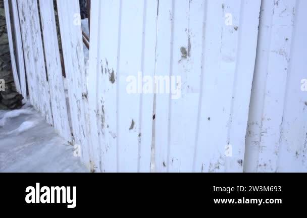 Narrow gap wall Stock Videos & Footage - HD and 4K Video Clips - Alamy