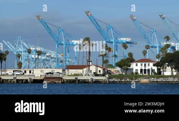 Los Angeles, CA/USA - April 27, 2020: Gantry cranes tower above the US ...