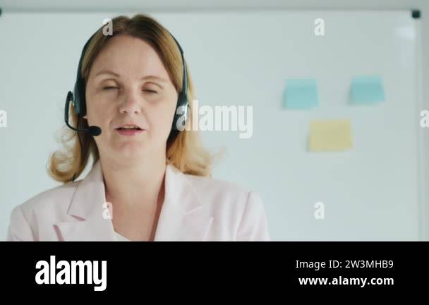 Coach headset Stock Videos & Footage - HD and 4K Video Clips - Alamy