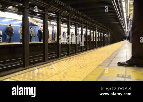 New York City Subway the largest system of the subway in the world by ...
