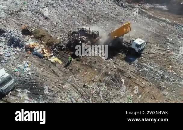 Dump truck unloading Stock Videos & Footage - HD and 4K Video Clips - Alamy
