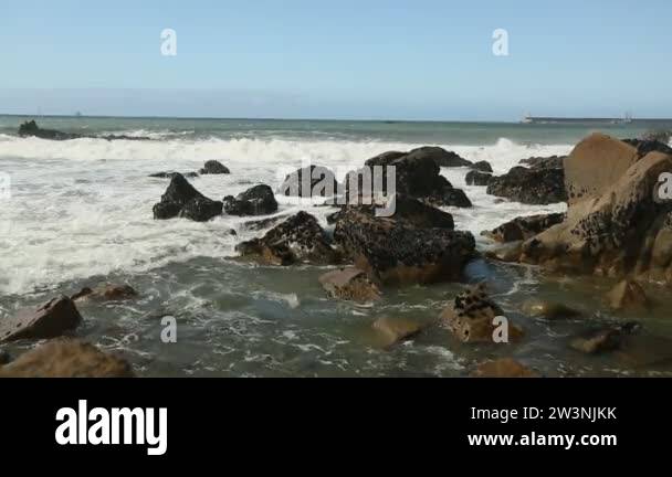 Surf splash Stock Videos & Footage - HD and 4K Video Clips - Alamy