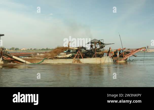 Dredger spraying sand Stock Videos & Footage - HD and 4K Video Clips ...