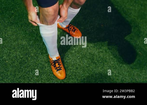 How to match socks Stock Videos & Footage - HD and 4K Video Clips - Alamy