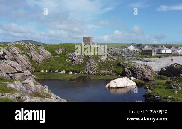 The beautiful coast next to Carrickabraghy Castle - Isle of Doagh ...