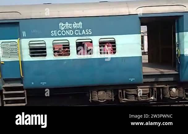 High speed Superfast Sealdah Varanasi Express train no 13133/13134 of ...