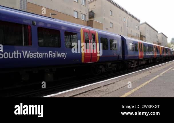 Kew bridge station Stock Videos & Footage - HD and 4K Video Clips - Alamy