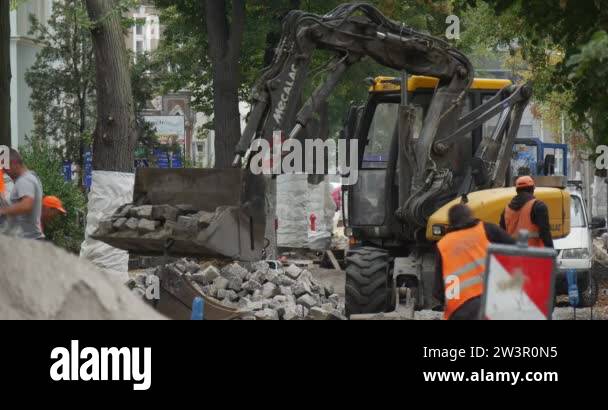 Loading the blocks Stock Videos & Footage - HD and 4K Video Clips - Alamy